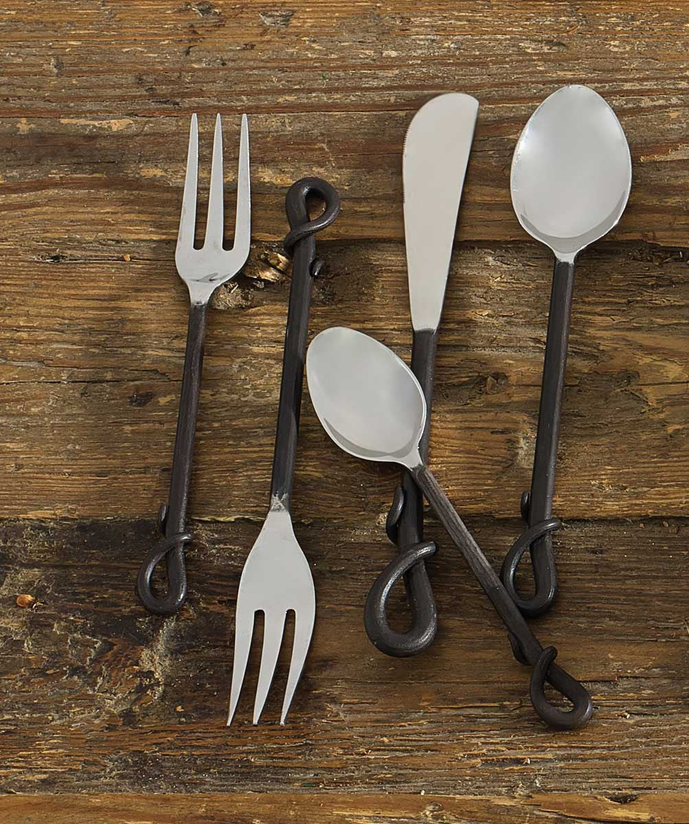 Forged Loop 5 Piece Place Set – River Chic Designs